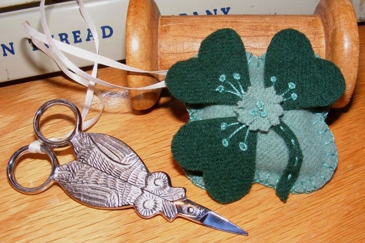 Shamrock Emery and Scissor Fob - Wool Applique Pattern