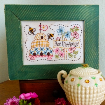 The Hummm of Bees - Machine Embroidery Pattern - Download