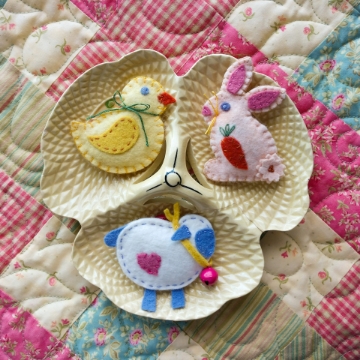 Wool Applique Designs, Patterns and Kits for Penny Rugs