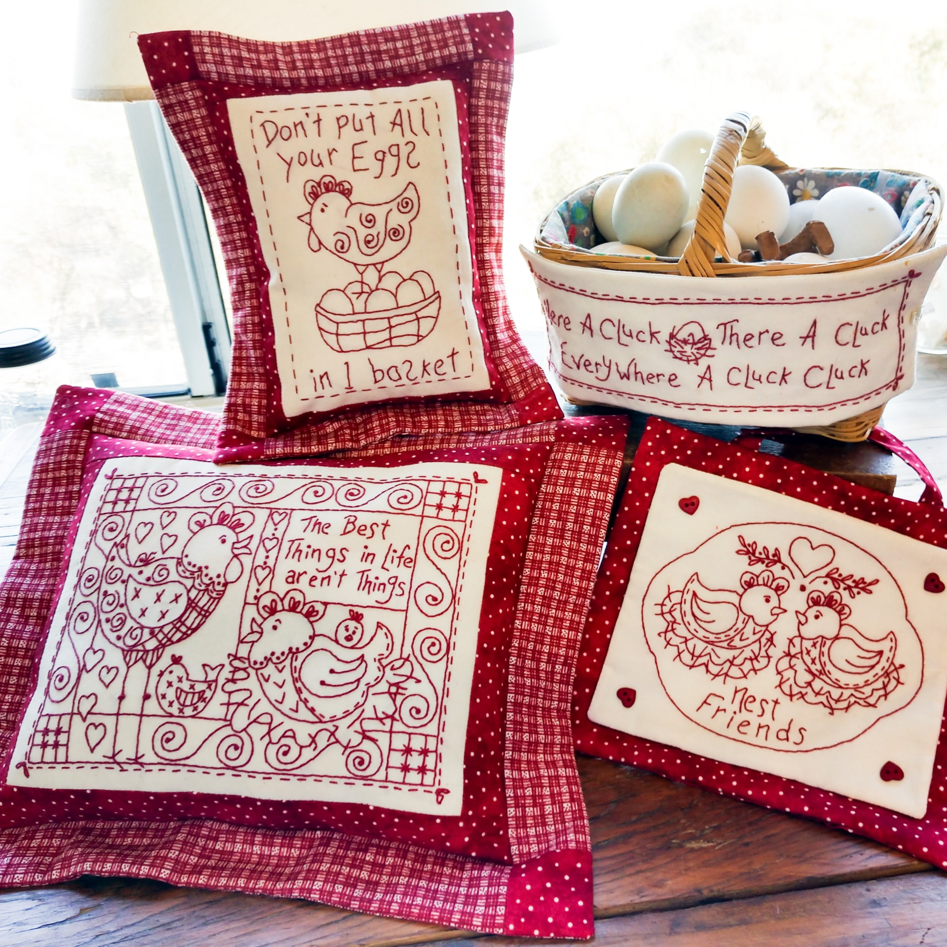 Nest Friends Redwork - Machine Embroidery Pattern - Shipped