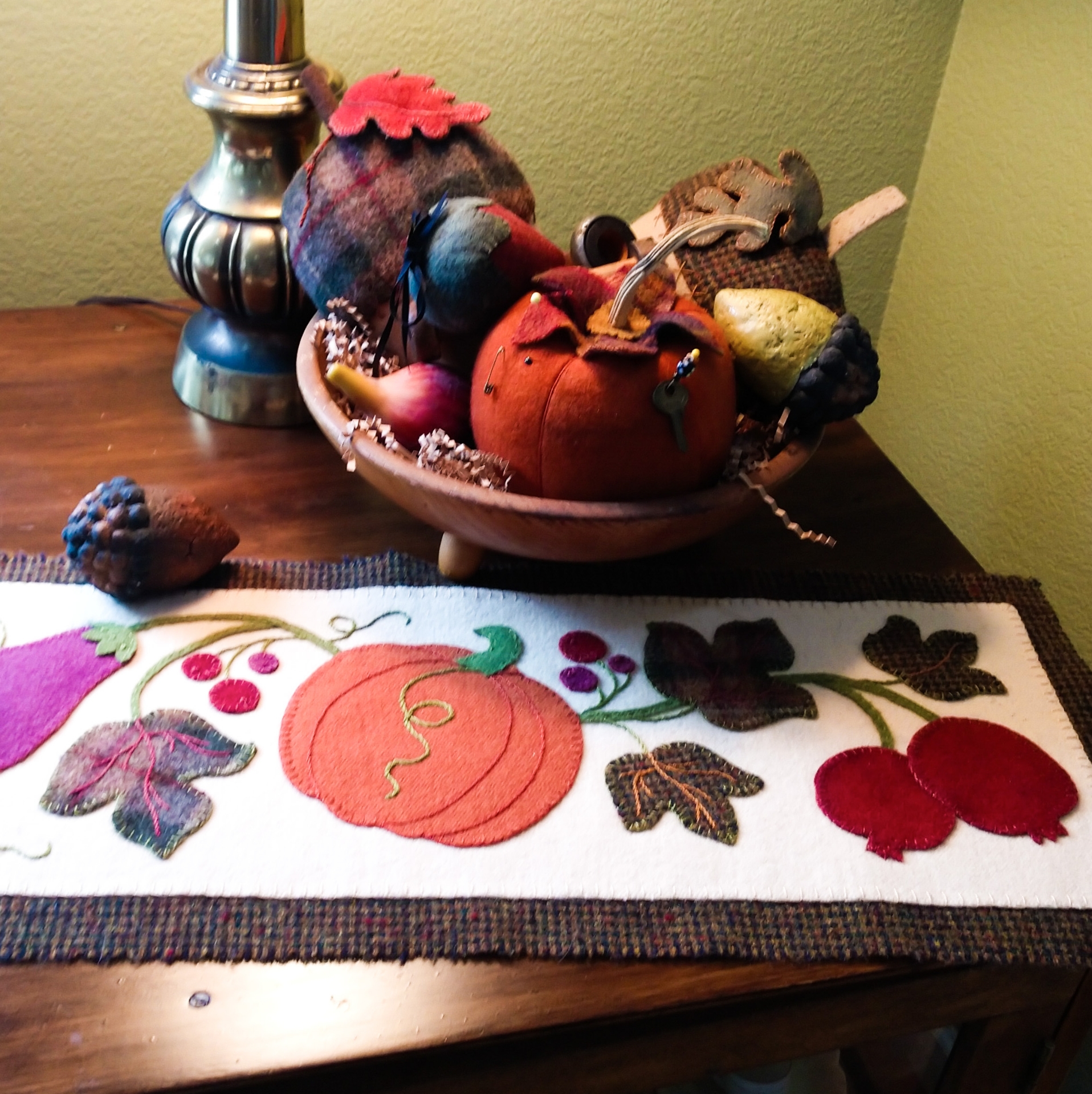 Harvest Bounty Table Runner - Wool Applique Pattern - Shipped