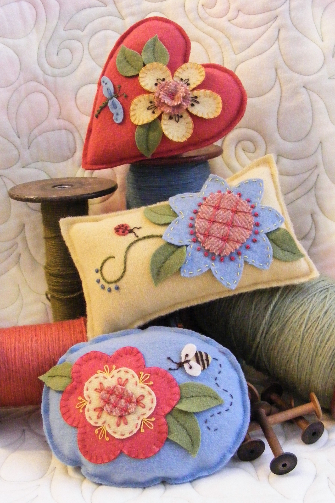 BIG Flowers Pin Cushions - Wool Applique Pattern - Download