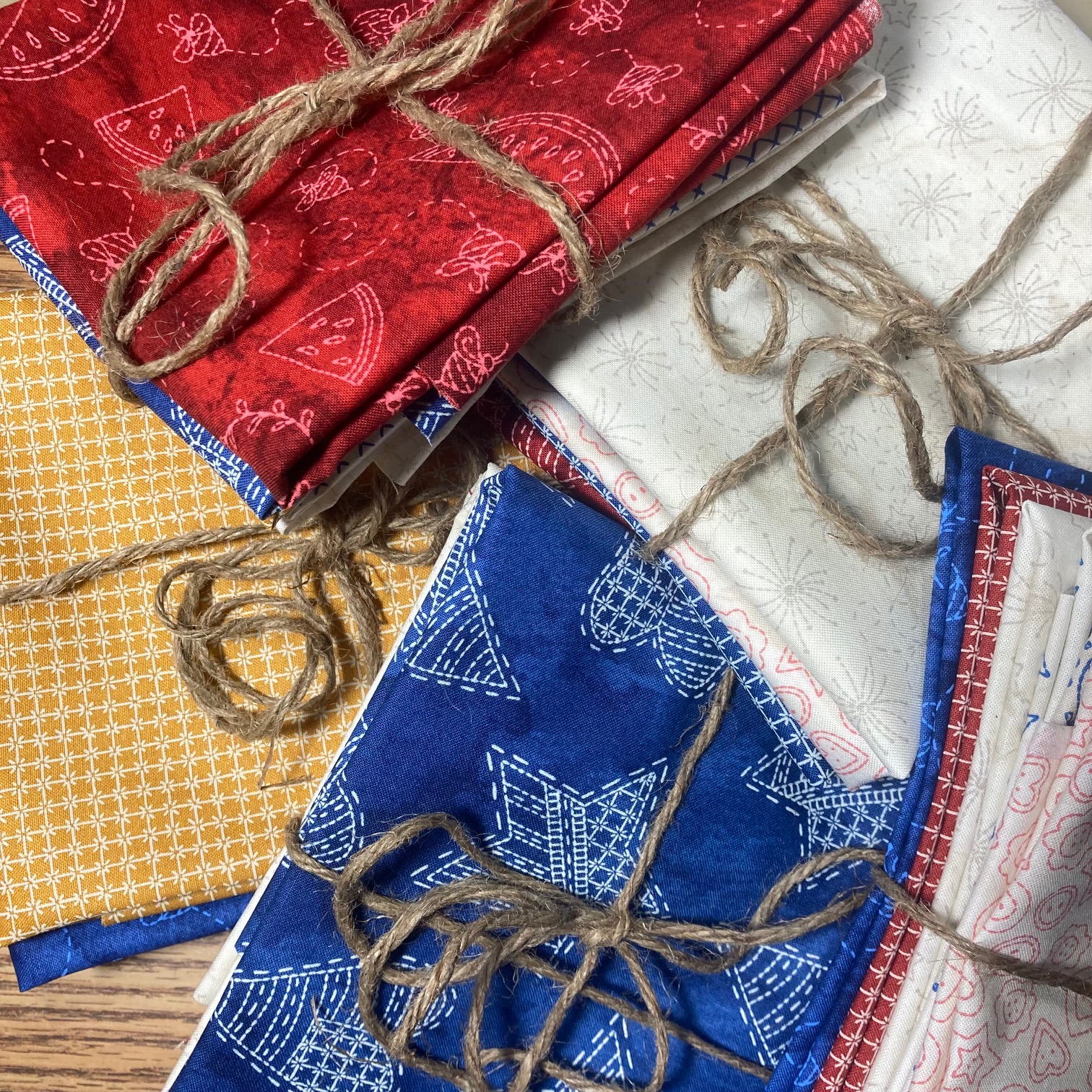 Summertime Fabric Surprise Fat Quarter Pack