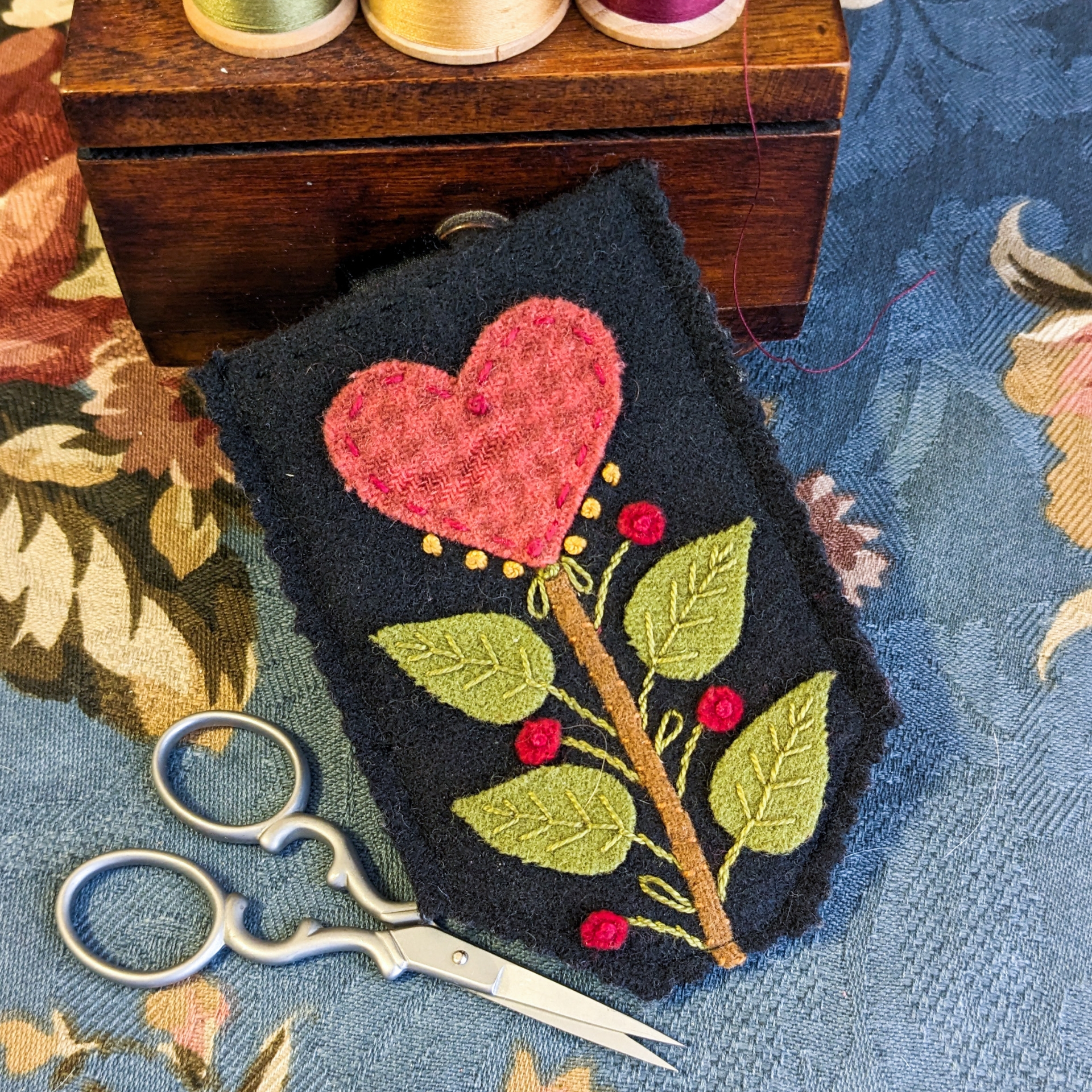 Americana Needlework Accessories - Wool Applique Pattern - Shipped