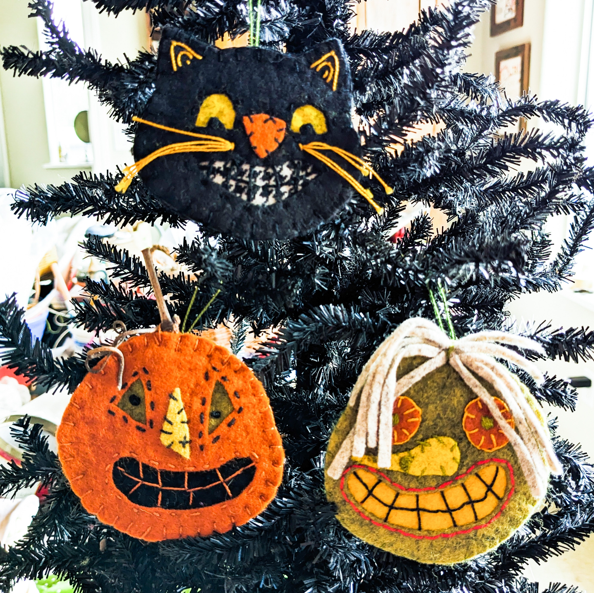 Happy Halloween Pins - Wool Applique Complete Kit