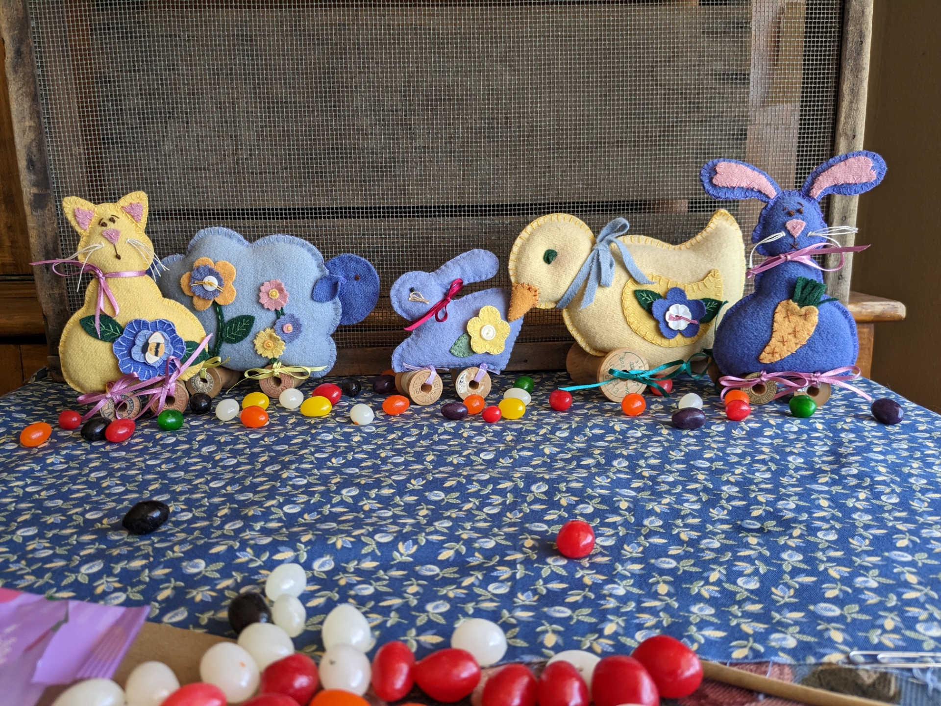 Spool Critters - Wool Applique Pattern - Download