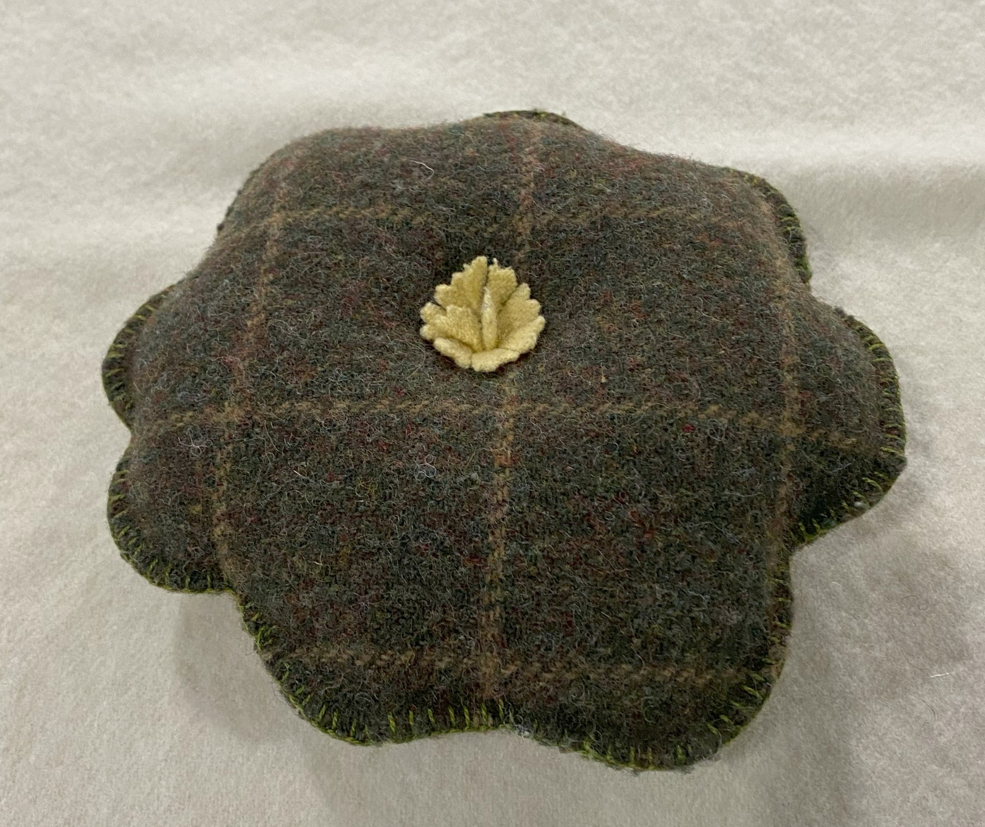 Pink Petal Pin Cushion - Wool Applique Pattern