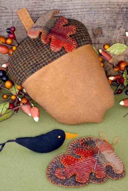 BIG Fat Acorn Pin Cushion Set - Wool Applique Pattern - Download